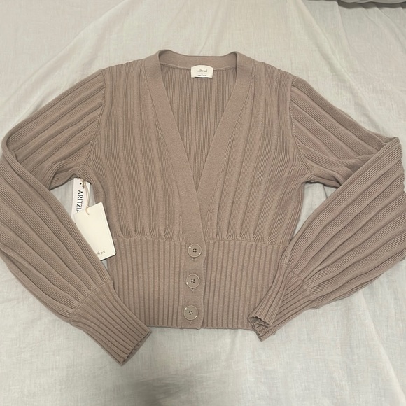 Wilfred | Sweaters | Aritzia Wilfred Plunge Front Cardigan | Poshmark